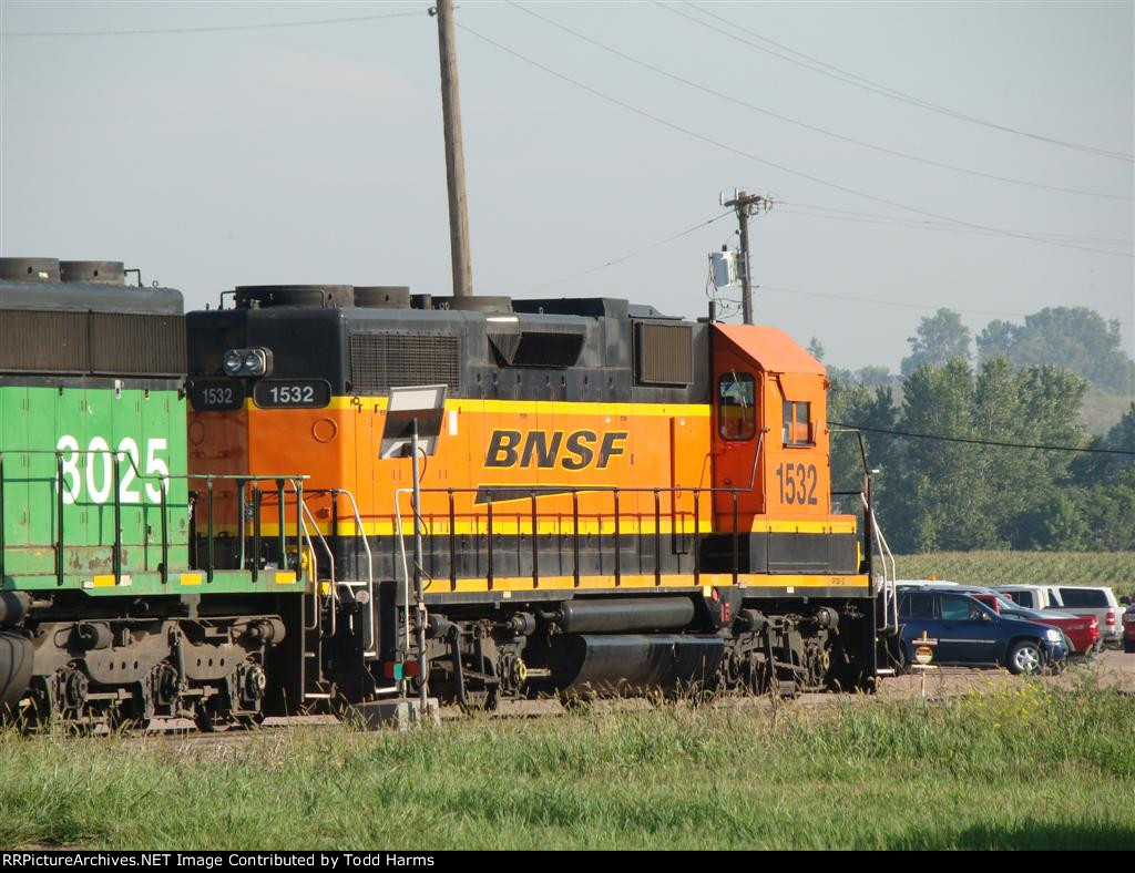 BNSF 1532